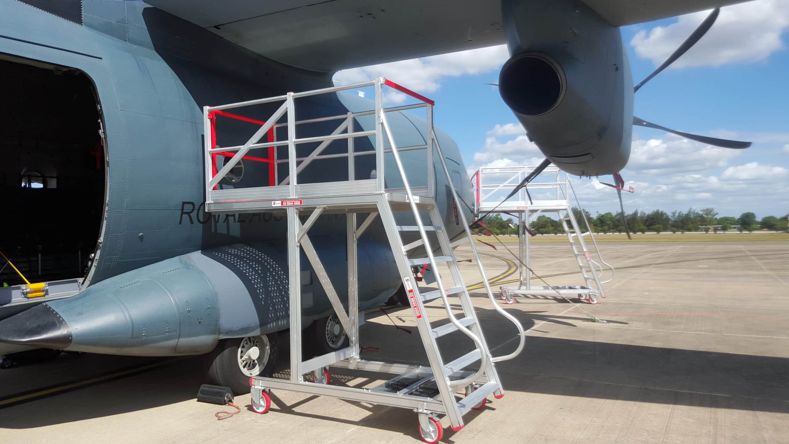 Cantilever Access Platform | Cantilever by SafeSmart