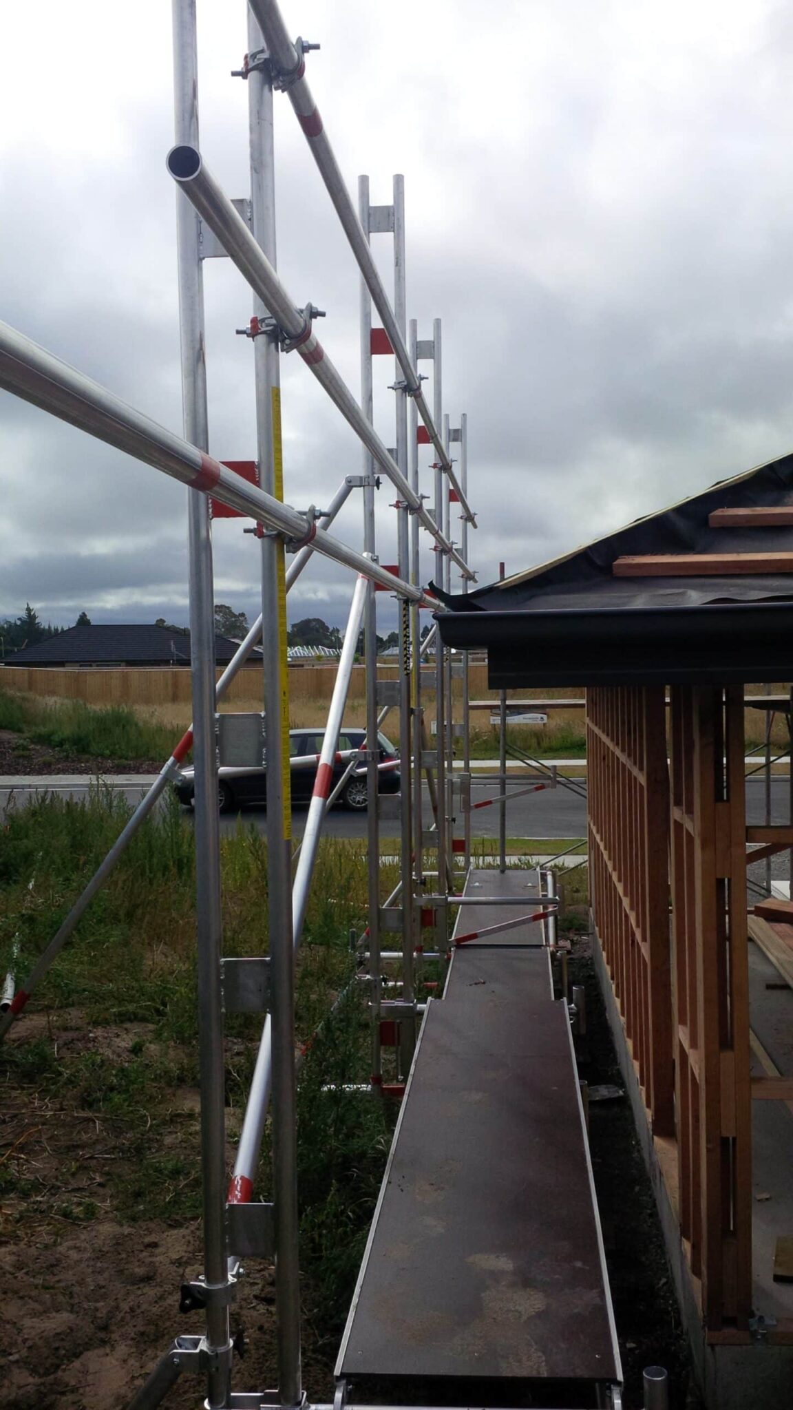 Scaffolding for Roofs | Roof Edge Protection Regulations in New Zealand