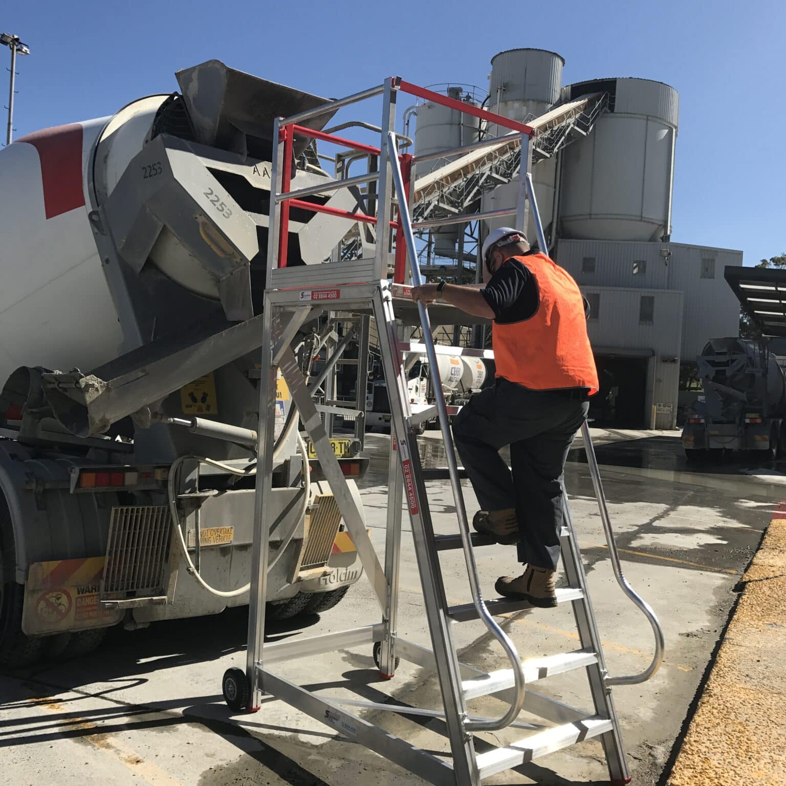 Upgrade Your Access: SafeSmart's Ladder Alternatives